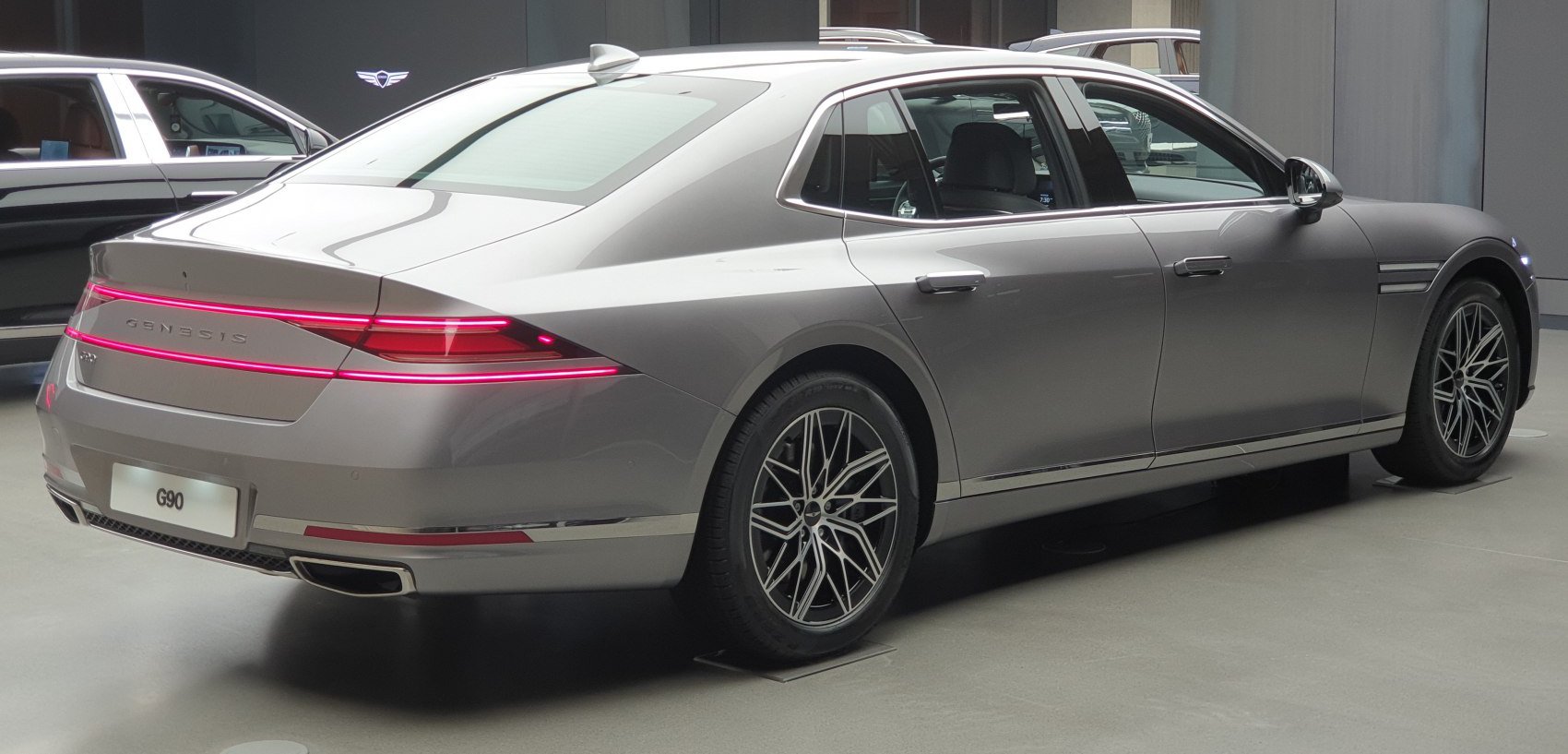 Genesis G90 II 3.5 T-GDi e-S/C V6 (415 Hp) MHEV Automatic 5 Seat